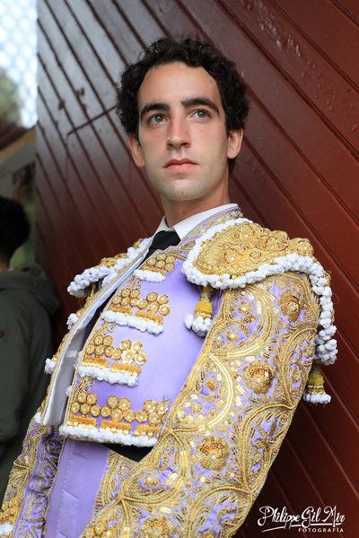 La mirada de Philippe Gil Mir vió... La novillada matinal de Los Maños ...